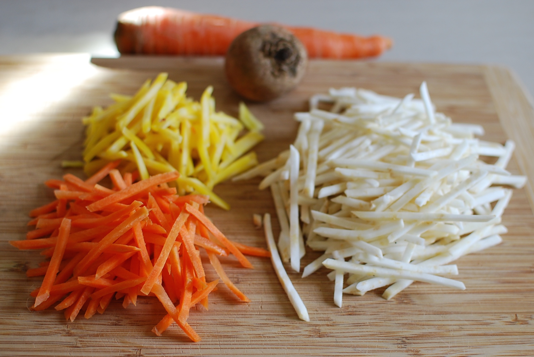 Sunny & Crisp Triple-Root Salad – Boxing Day